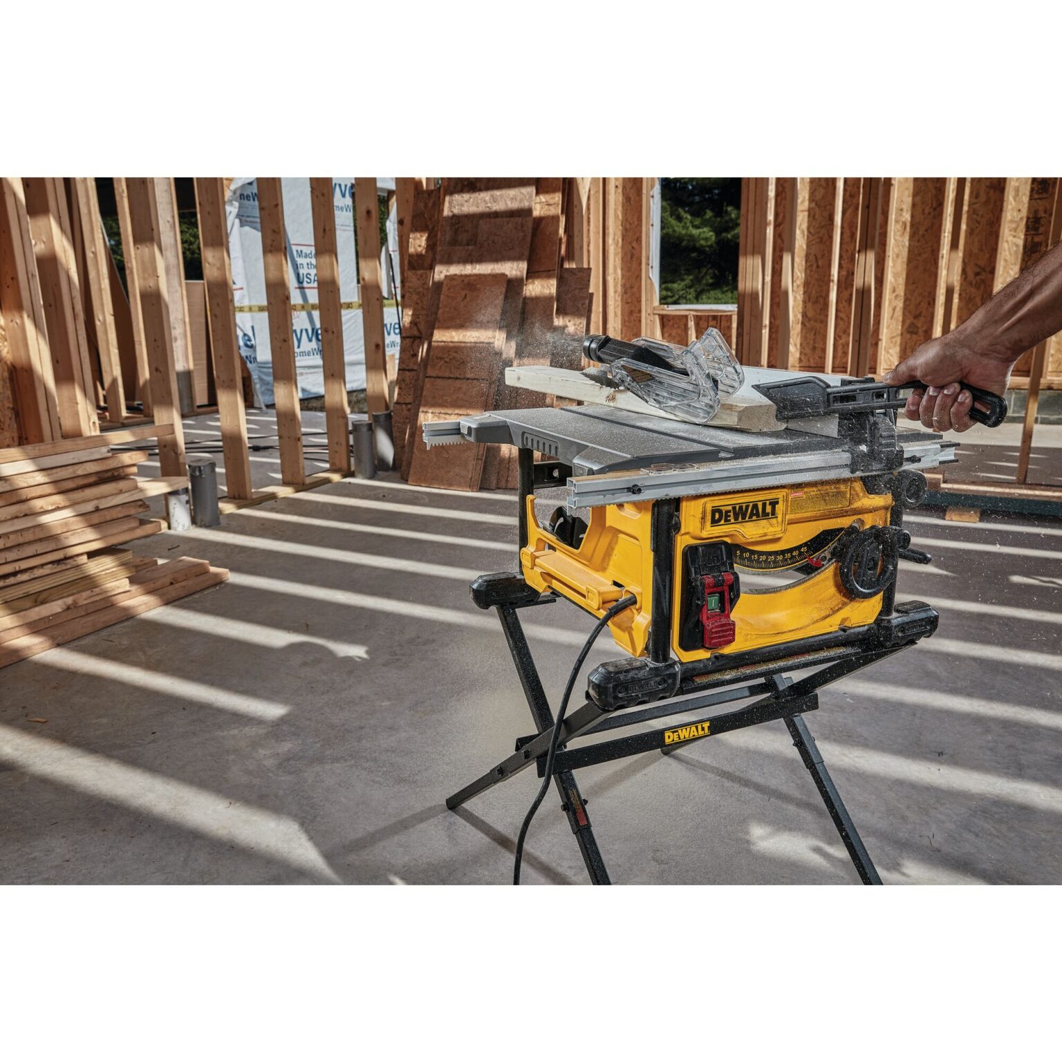 DEWALT Table Saw DWE7485 15 Amp Corded 8-1/4 in. Compact Portable ...