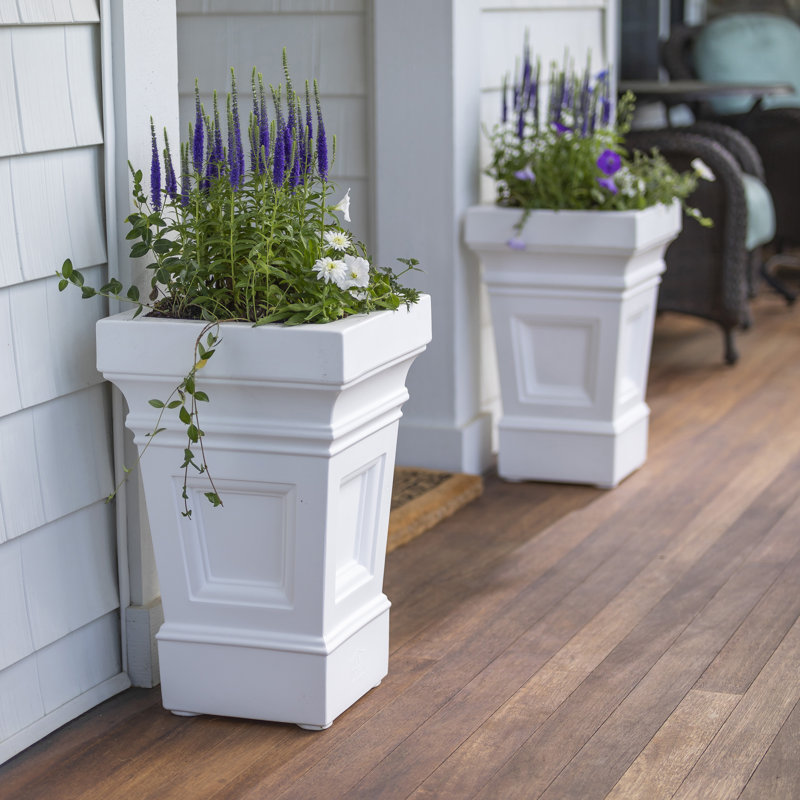 Step 2 Atherton Self-Watering Planter Box, White - MartDiscover.com